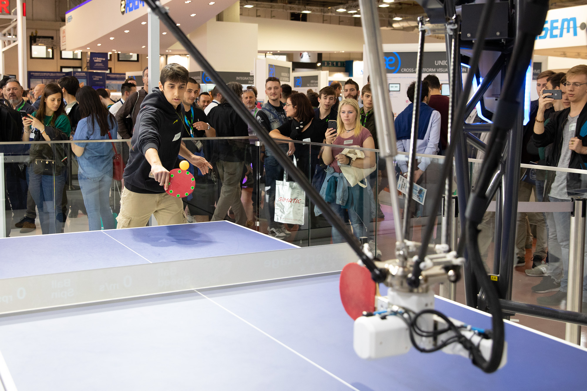 FORPHEUS di Omron protagonista a SPS Italia 2019 - ITIS Magazine